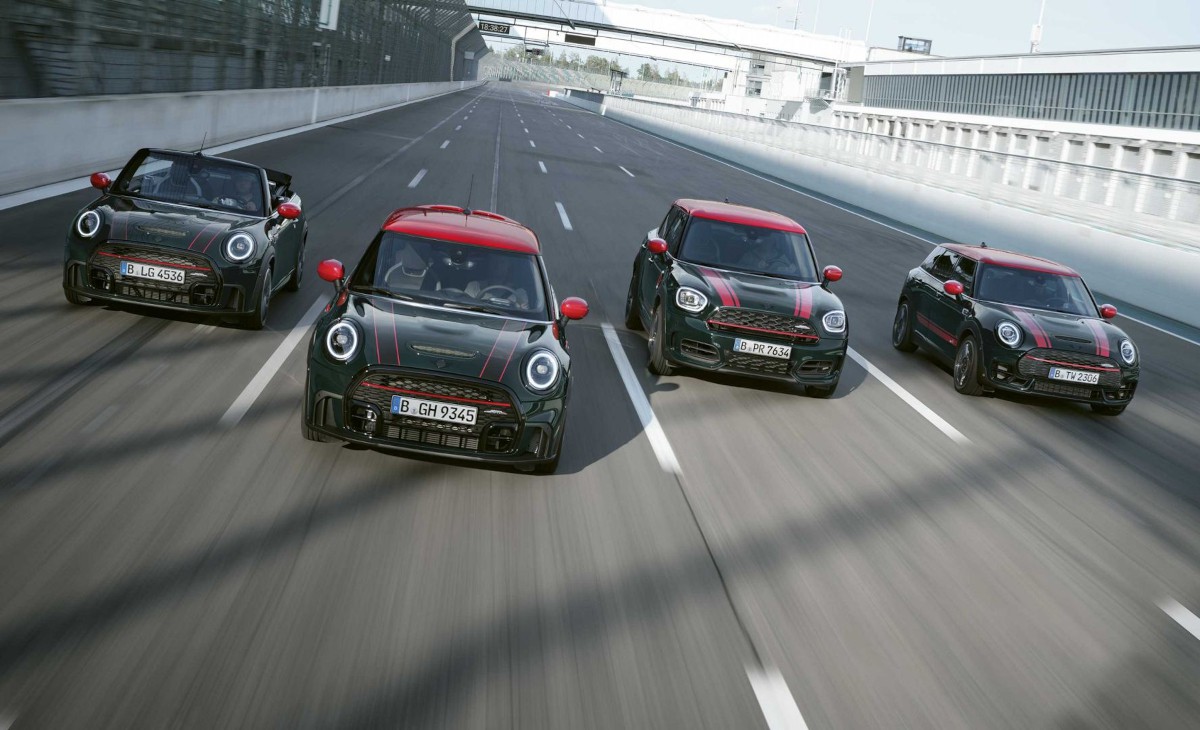 MINI JOHN COOPER WORKS | MINI VZRUŠENÍ NA MAXIMUM. | BMW invelt Praha ...