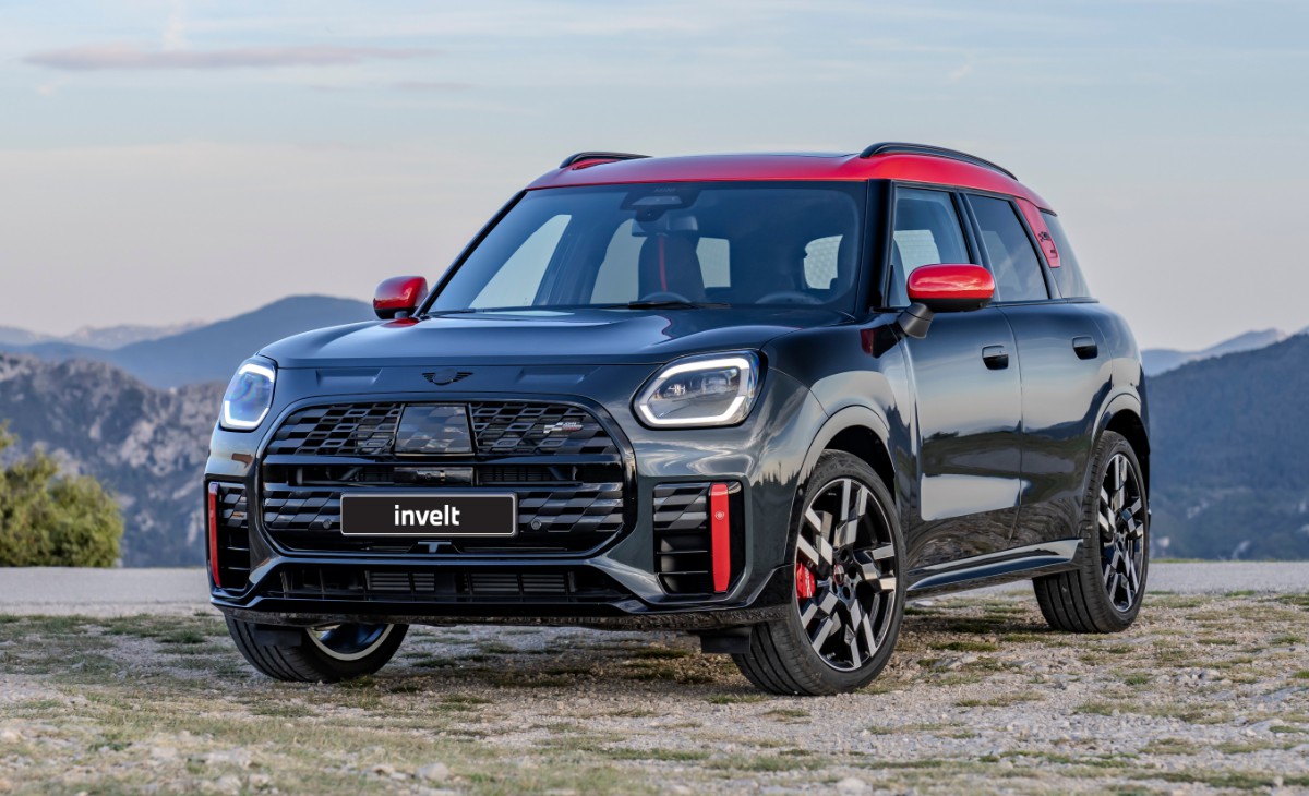 MINI COUNTRYMAN (U25) JOHN COOPER WORKS | MAXIMÁLNÍ VÝKON.